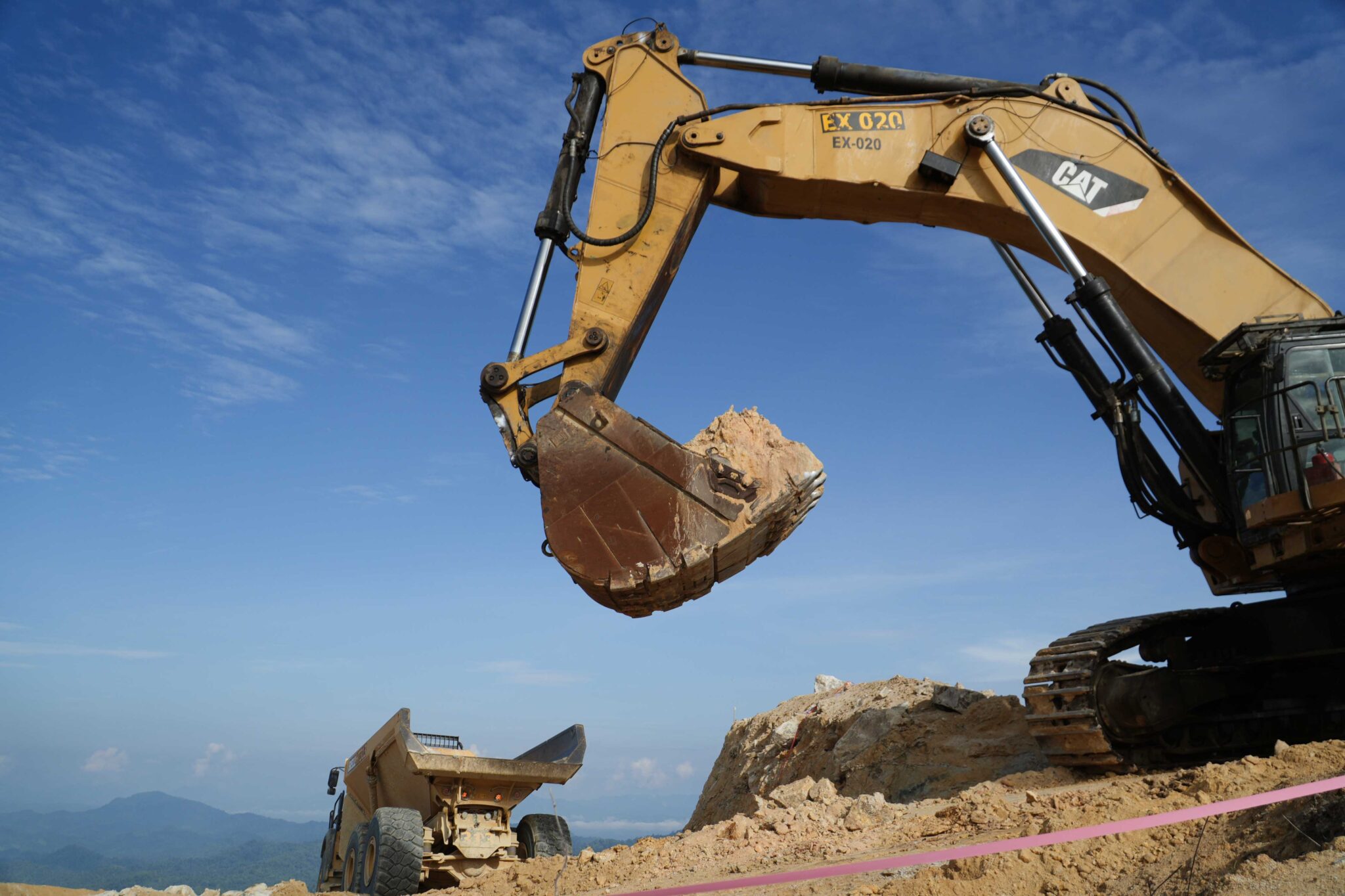 PT Merdeka Gold Resources Tbk Officially Listed on IDX, Raises Rp4.66 ...